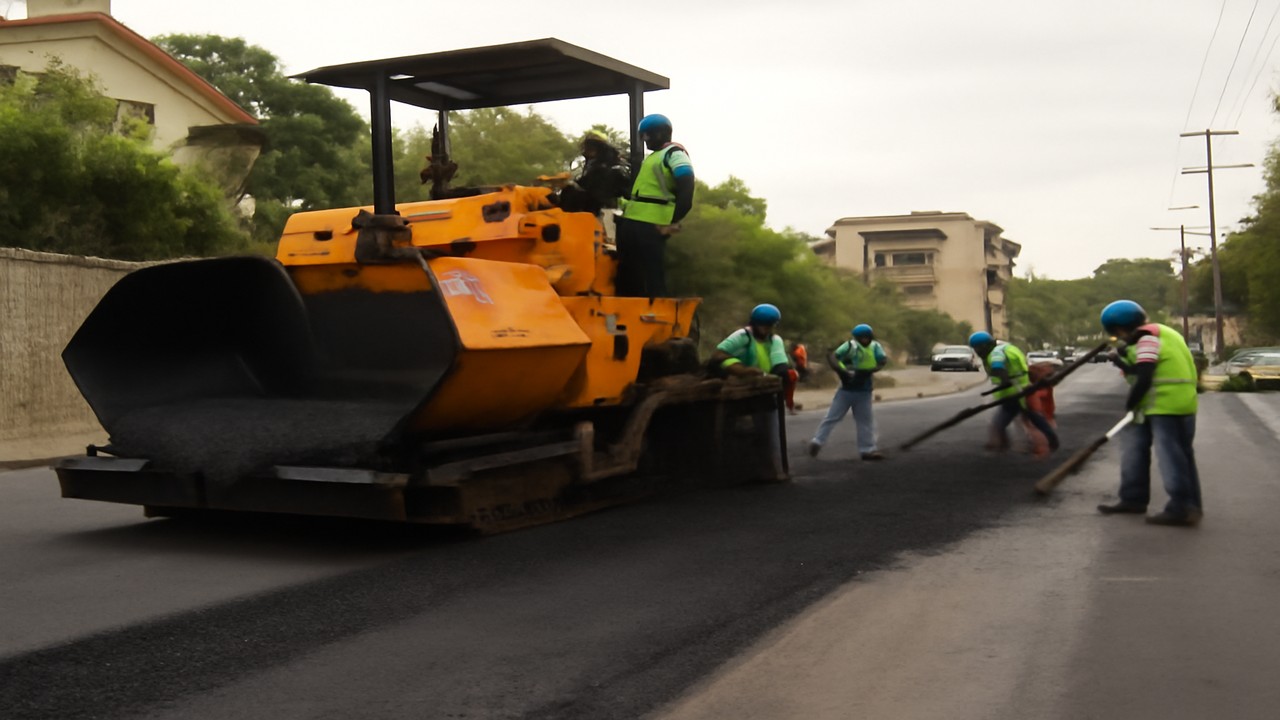 Alcaldía de Baruta Coloca Más de 1.400 Toneladas de Asfalto Caliente ...
